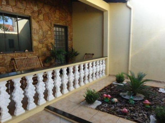 Casa para venda em Residencial Itamarati de 233.00m² com 3 Quartos e 2 Garagens