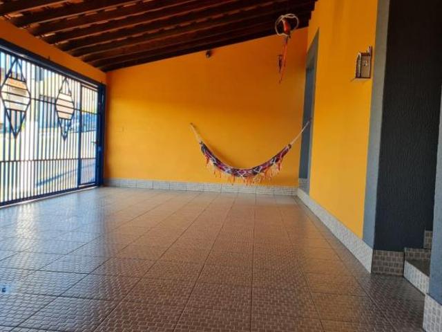 Casa para venda em Residencial Jardim Perolla de 250.00m² com 2 Quartos, 1 Suite e 4 Garagens