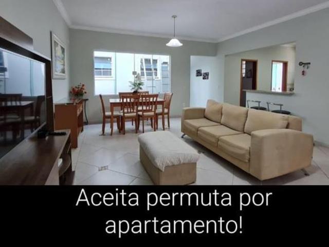 Casa para venda em Residencial Jardim Perolla de 296.00m² com 3 Quartos, 3 Suites e 4 Garagens