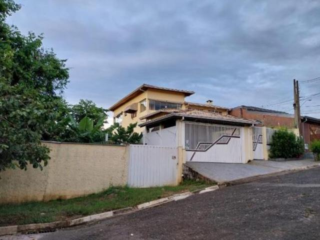 Casa para venda em Residencial Jardim Perolla de 334.76m² com 3 Quartos, 1 Suite e 6 Garagens