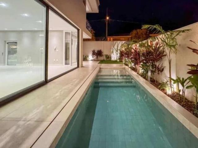 Casa para venda em Residencial Olivito de 288.00m² com 4 Quartos, 4 Suites e 4 Garagens