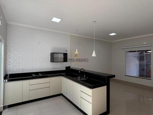 Casa para venda em Residencial Ouro Verde de 100.00m² com 2 Quartos, 1 Suite e 2 Garagens