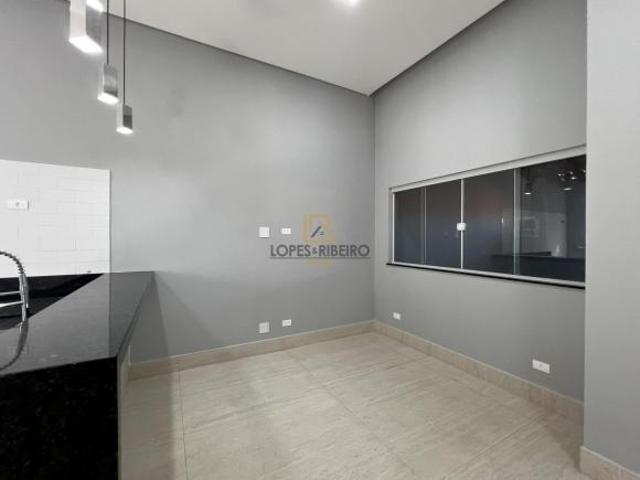 Casa para venda em Residencial Ouro Verde de 110.00m² com 2 Quartos, 1 Suite e 2 Garagens