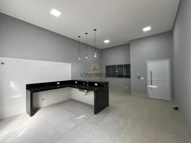 Casa para venda em Residencial Ouro Verde de 110.00m² com 2 Quartos, 1 Suite e 2 Garagens