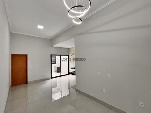 Casa para venda em Residencial Ouro Verde de 110.00m² com 3 Quartos, 1 Suite e 2 Garagens