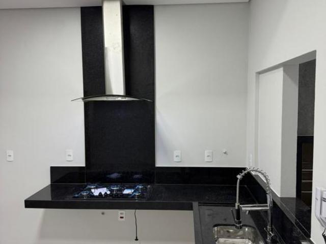 Casa para venda em Residencial Ouro Verde de 110.00m² com 3 Quartos, 1 Suite e 2 Garagens