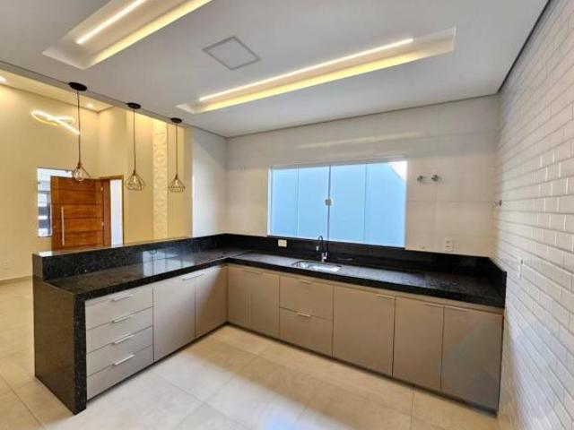 Casa para venda em Residencial Ouro Verde de 151.00m² com 2 Quartos, 1 Suite e 2 Garagens