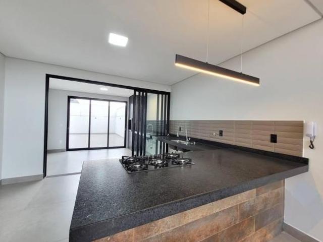 Casa para venda em Residencial Ouro Verde de 160.00m² com 3 Quartos, 1 Suite e 2 Garagens
