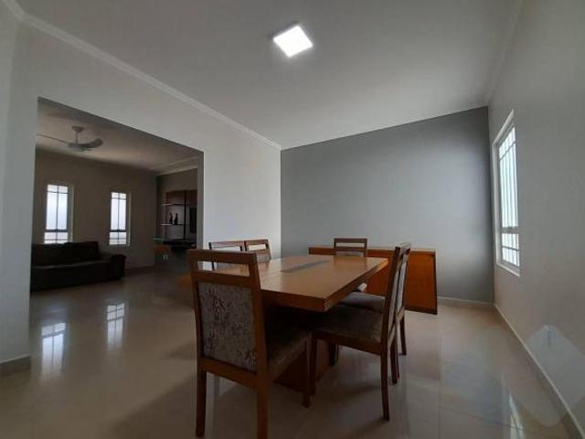 Casa para venda em Residencial Ouro Verde de 180.00m² com 3 Quartos, 1 Suite e 2 Garagens