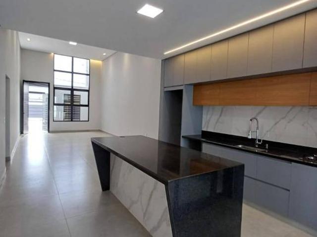 Casa para venda em Residencial Ouro Verde de 180.00m² com 3 Quartos, 1 Suite e 2 Garagens