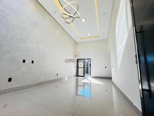 Casa para venda em Residencial Ouro Verde de 220.00m² com 3 Quartos, 1 Suite e 2 Garagens