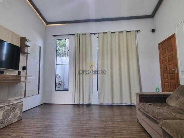 Casa para venda em Residencial Lívia de 120.00m² com 3 Quartos, 1 Suite e 2 Garagens