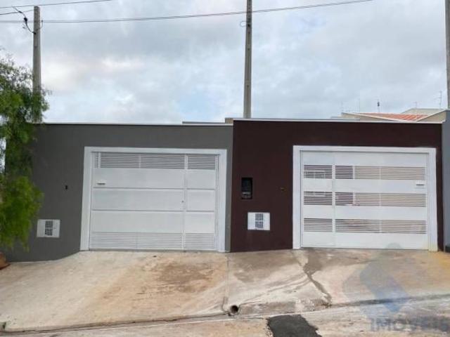 Casa para venda em Residencial Lívia de 62.00m² com 2 Quartos, 1 Suite e 2 Garagens