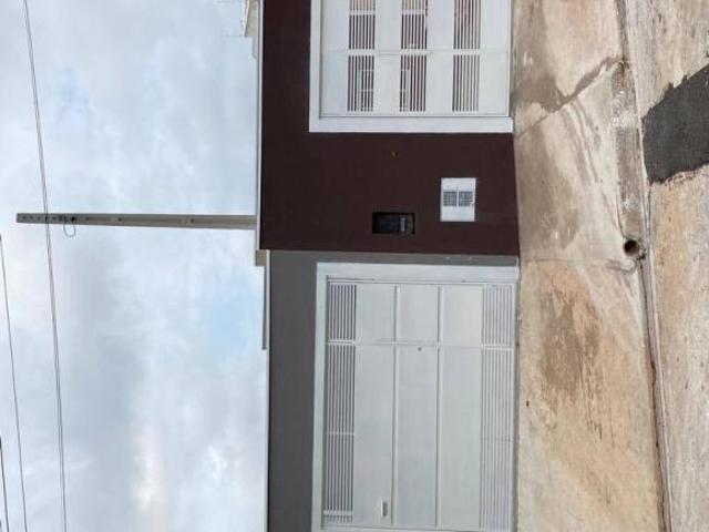 Casa para venda em Residencial Lívia de 62.00m² com 2 Quartos, 1 Suite e 2 Garagens