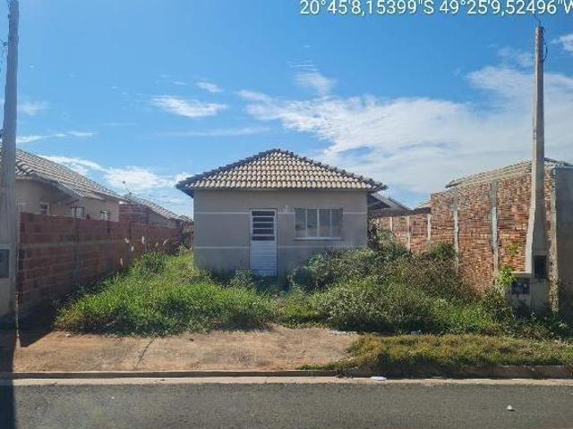 Casa para venda em Residencial Maria Clara 2 de 200.00m² com 2 Quartos