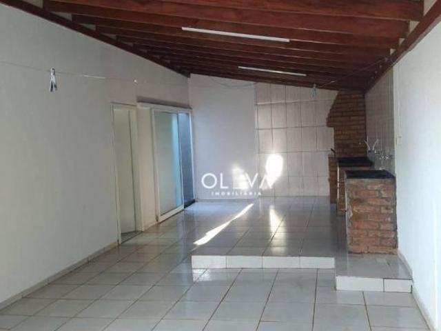 Casa para venda em Residencial Menezes de 144.00m² com 3 Quartos, 1 Suite e 2 Garagens