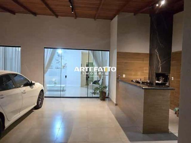 Casa para venda em Residencial San Diego de 240.00m² com 3 Quartos, 3 Suites e 4 Garagens