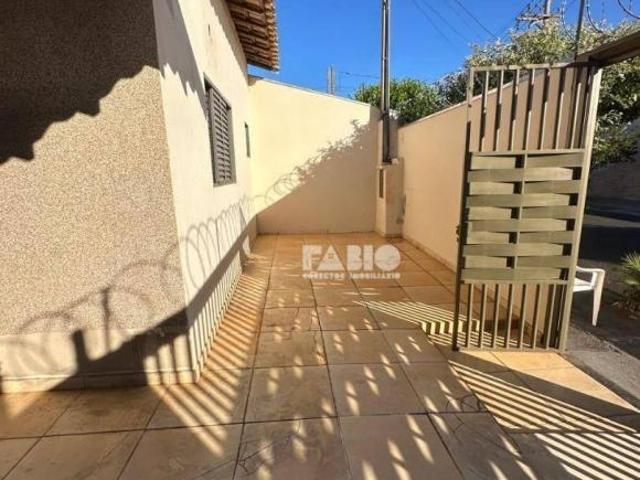 Casa para venda em Residencial Santa Cruz de 109.00m² com 2 Quartos, 1 Suite e 2 Garagens