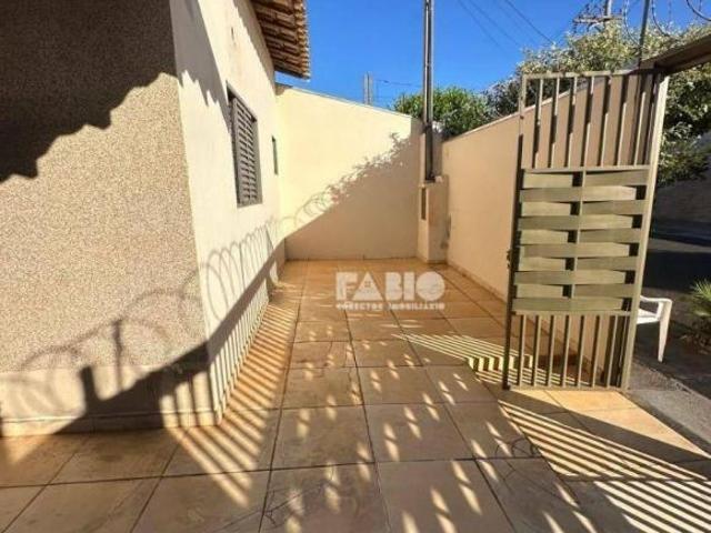 Casa para venda em Residencial Santa Cruz de 109.00m² com 2 Quartos, 1 Suite e 2 Garagens