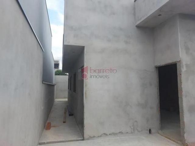 Casa para venda em Residencial Santa Giovana de 75.00m² com 3 Quartos, 1 Suite e 2 Garagens