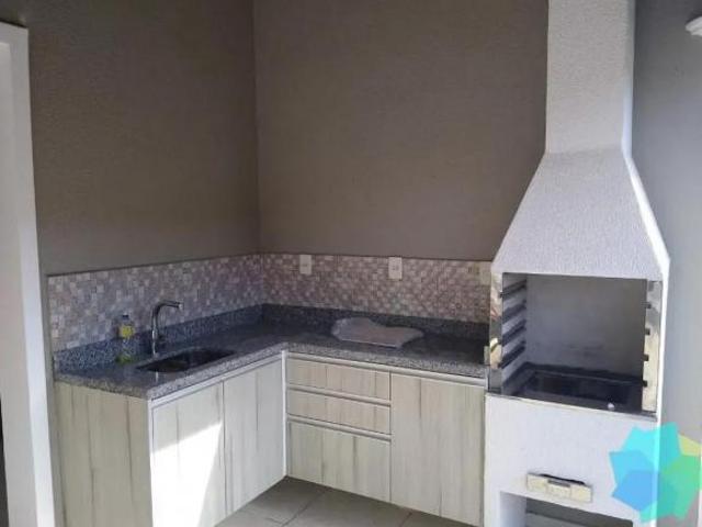 Casa para venda em Residencial Santa Madre Paulina de 210.00m² com 3 Quartos, 1 Suite e 5 Garagens