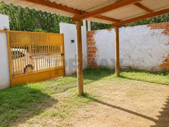 Casa para venda em Residencial Santana de 75.05m² com 2 Quartos