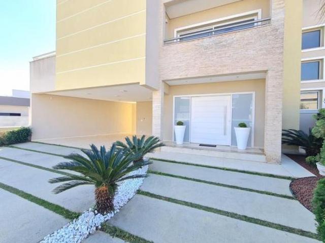 Casa para venda em Residencial Portal do Lago de 300.00m² com 3 Quartos, 3 Suites e 4 Garagens
