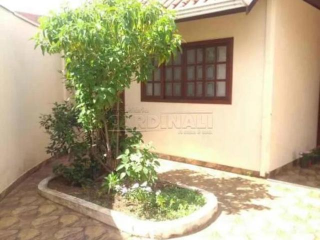 Casa para venda em Residencial Parque Douradinho de 110.00m² com 2 Quartos, 1 Suite e 2 Garagens