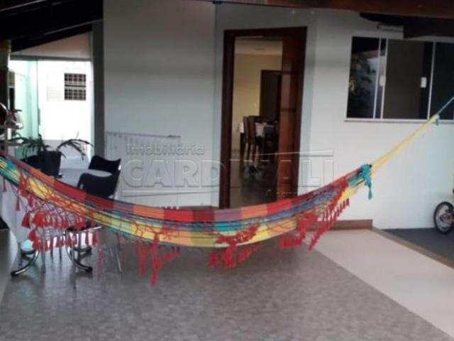 Casa para venda em Residencial Parque Douradinho de 140.00m² com 3 Quartos, 1 Suite e 4 Garagens