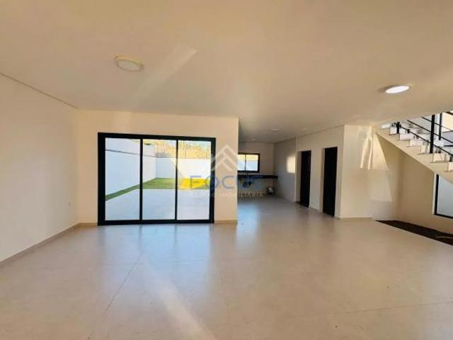 Casa para venda e aluguel em Residencial Pecan de 226.00m² com 3 Quartos, 3 Suites e 4 Garagens