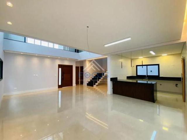 Casa para venda em Residencial Pecan de 253.00m² com 4 Quartos, 3 Suites e 4 Garagens