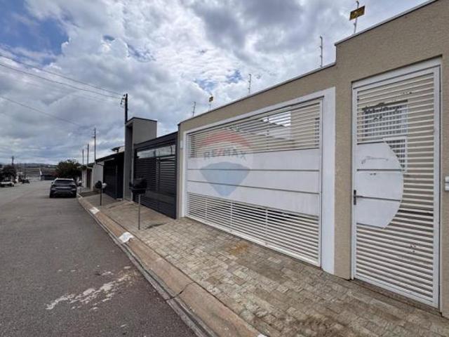 Casa para venda em Residencial Piemonte de 85.91m² com 3 Quartos, 1 Suite e 2 Garagens