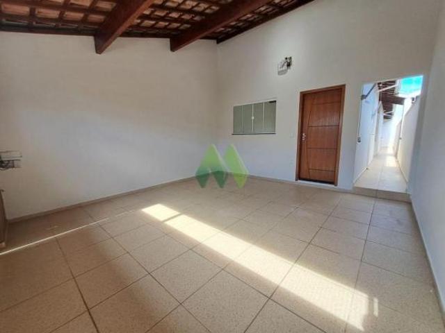 Casa para venda em Residencial Plaza Martin de 95.00m² com 2 Quartos e 2 Garagens