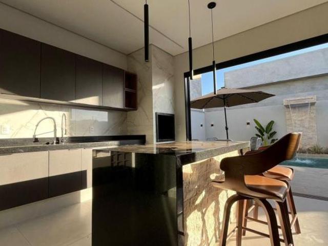 Casa para venda em Residencial Prado de 200.00m² com 3 Quartos e 3 Suites