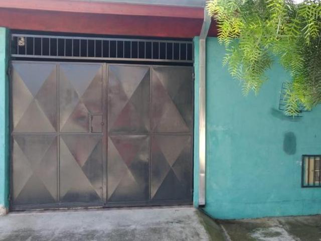 Casa para venda em Residencial Primavera de 87.00m² com 2 Quartos e 2 Garagens