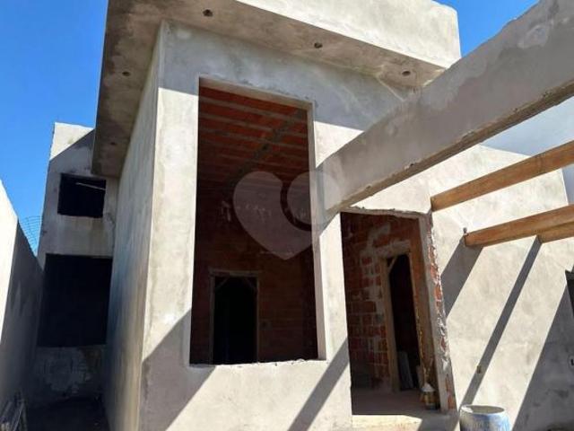 Casa para venda em Residencial Tosi de 169.00m² com 3 Quartos, 1 Suite e 2 Garagens