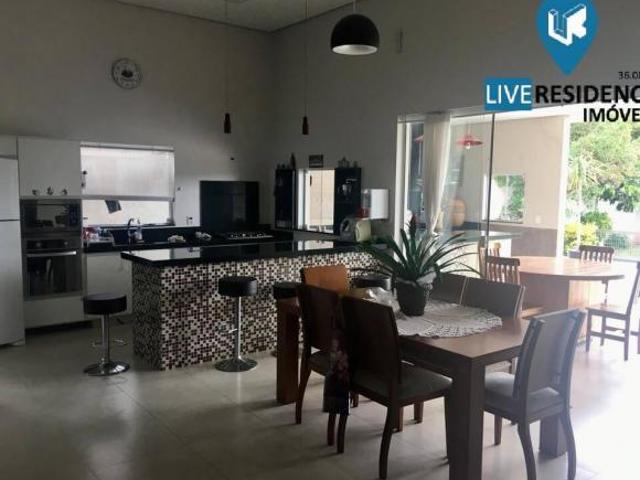 Casa para venda em Residencial Terras Nobres de 220.00m² com 3 Quartos, 1 Suite e 2 Garagens