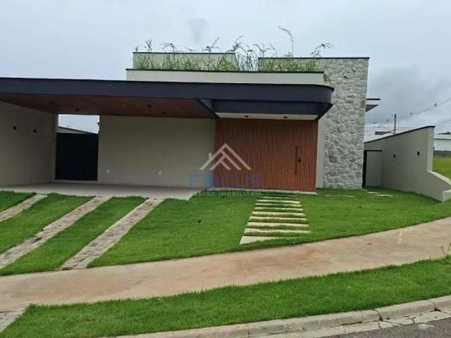 Casa para venda em Residencial Vila Verde de 203.00m² com 3 Quartos, 3 Suites e 4 Garagens