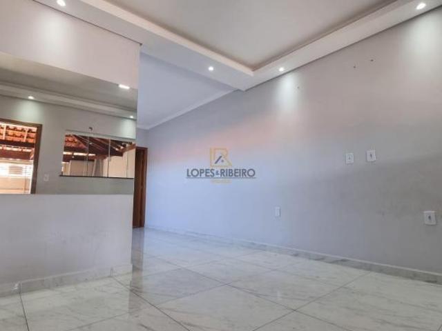Casa para venda em Residencial Vila Di Capri de 100.00m² com 2 Quartos, 1 Suite e 2 Garagens