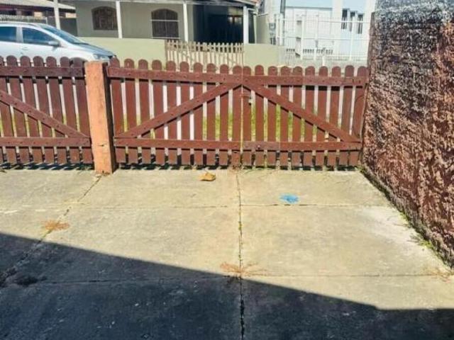 Casa para venda em Riviera de 52.00m² com 2 Quartos e 1 Garagem