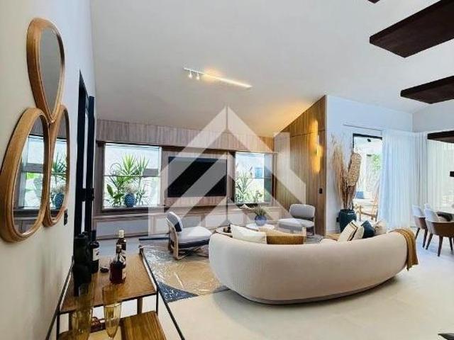 Casa para venda em Riviera De São Lourenço de 353.00m² com 5 Quartos, 3 Suites e 4 Garagens