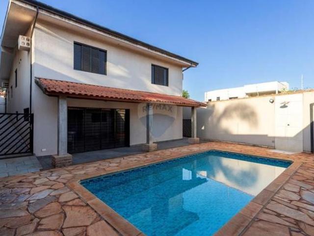 Casa para venda em Ribeirânia de 244.00m² com 4 Quartos, 1 Suite e 4 Garagens