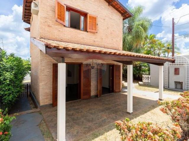 Casa para venda em Ribeirânia de 258.00m² com 3 Quartos, 2 Suites e 7 Garagens