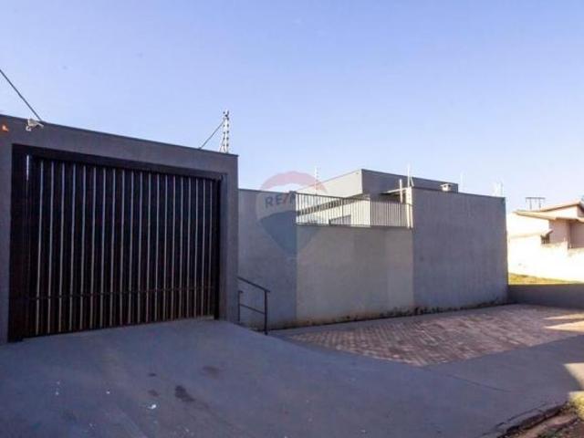 Casa para venda em Ribeirânia de 325.00m² com 4 Quartos, 4 Suites e 9 Garagens