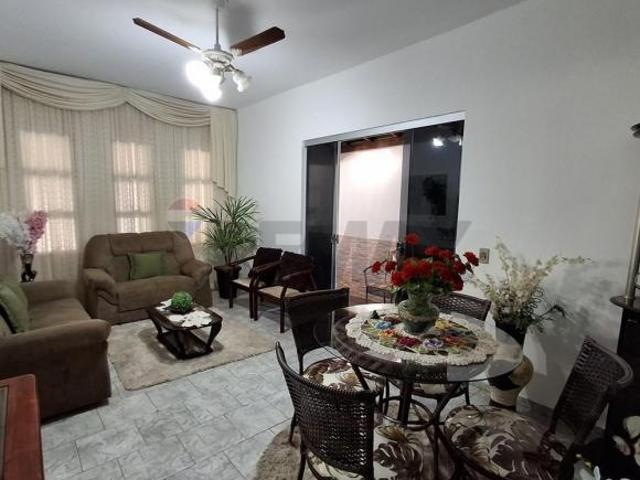 Casa para venda em Ribeiro de 246.00m² com 4 Quartos, 1 Suite e 2 Garagens