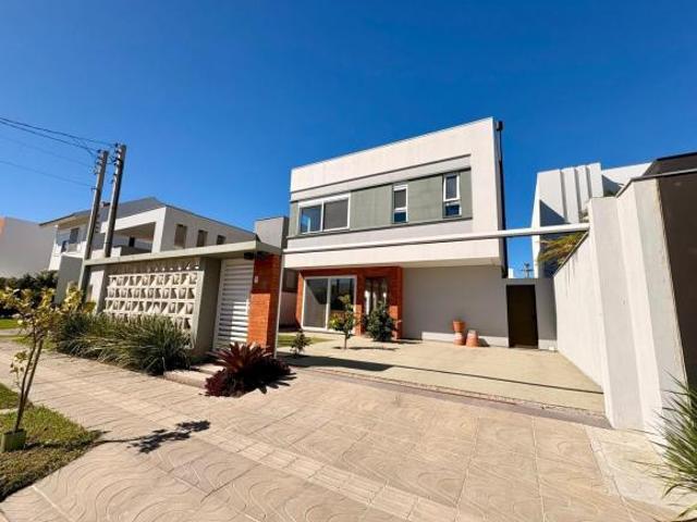 Casa para Venda em Rio Grande, Cassino, 3 dormitórios, 1 suíte, 3 banheiros, 2 vagas