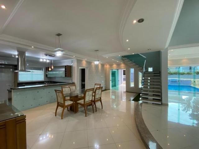 Casa para venda em Rio Verde, de 508.81m² com 4 Quartos, 4 Suites e 10 Garagens