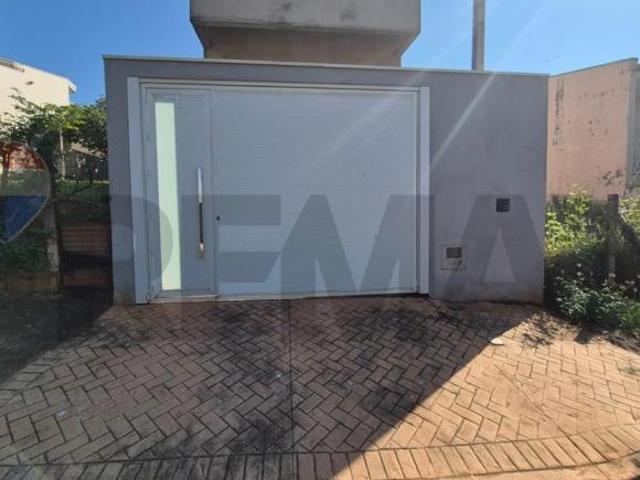Casa para venda em Werner Plaas de 210.00m² com 3 Quartos, 1 Suite e 4 Garagens