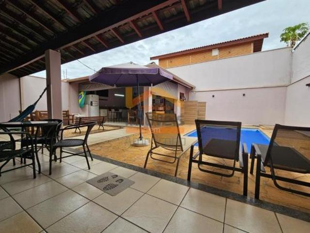 Casa para venda em Werner Plaas de 334.00m² com 3 Quartos, 1 Suite e 4 Garagens