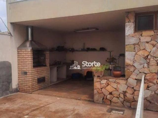 Casa para venda em Tabajaras, Uberlândia